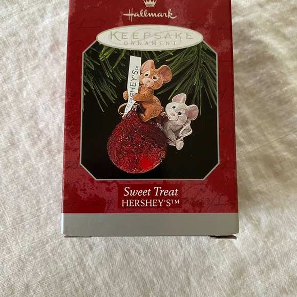 Hallmark | Holiday | Hershey Sweet Treats | Poshmark